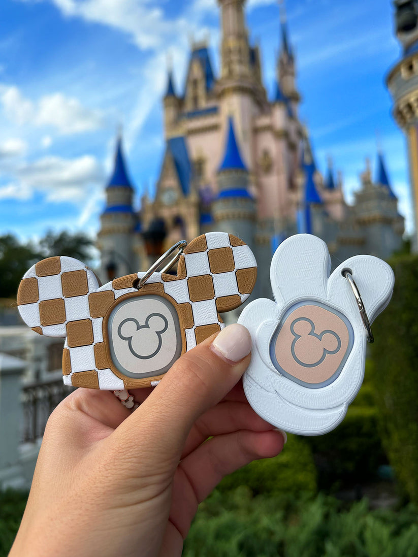 Checkered Mouseketeer Hat Magic Band Buddy – BDI